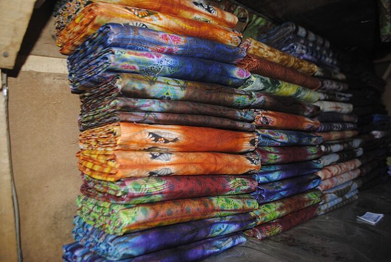 Top Nigerian Souvenirs to Take Home: Unique Gifts & Cultural Keepsakes ...